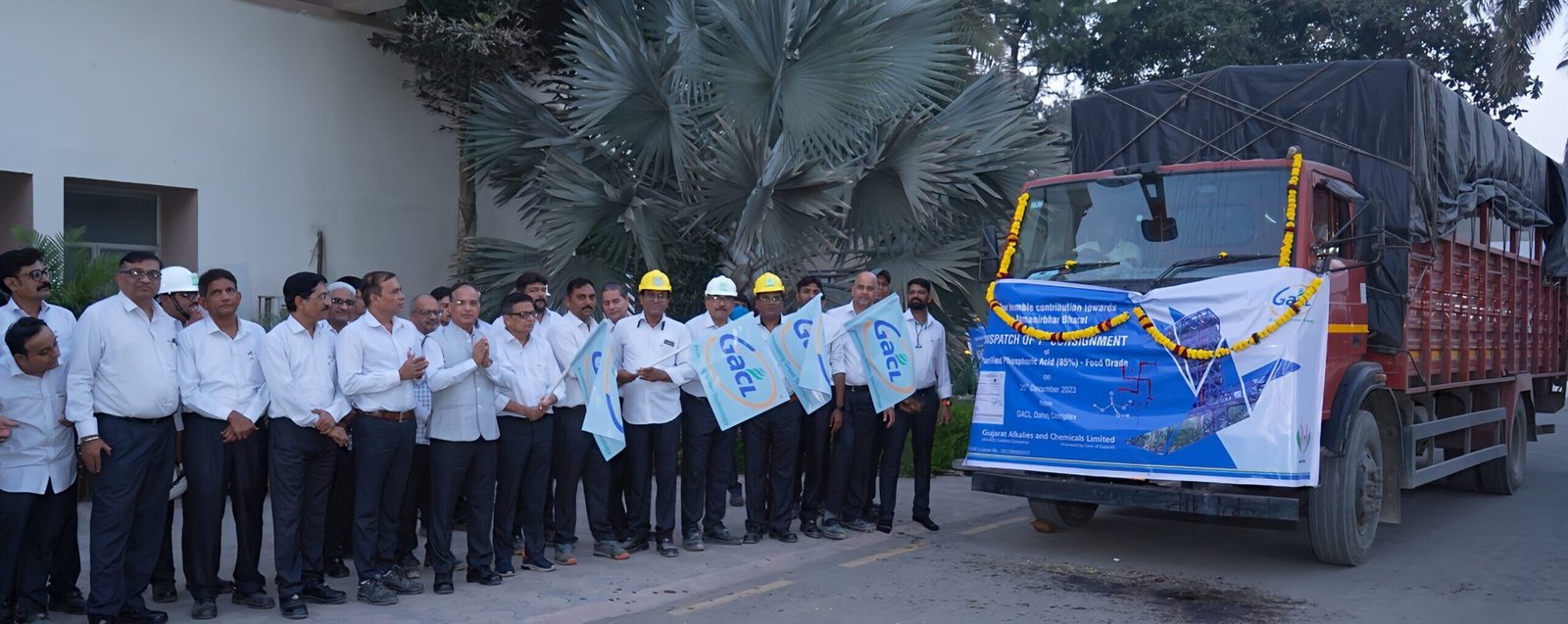 GACL dispatches the first consignment of Food Grade Phosphoric Acid ...